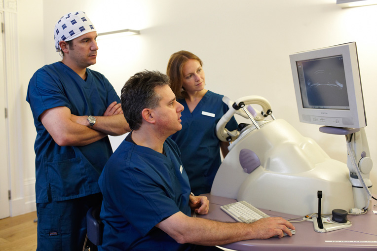 High-Frequency Digital Ultrasound | London Vision Clinic